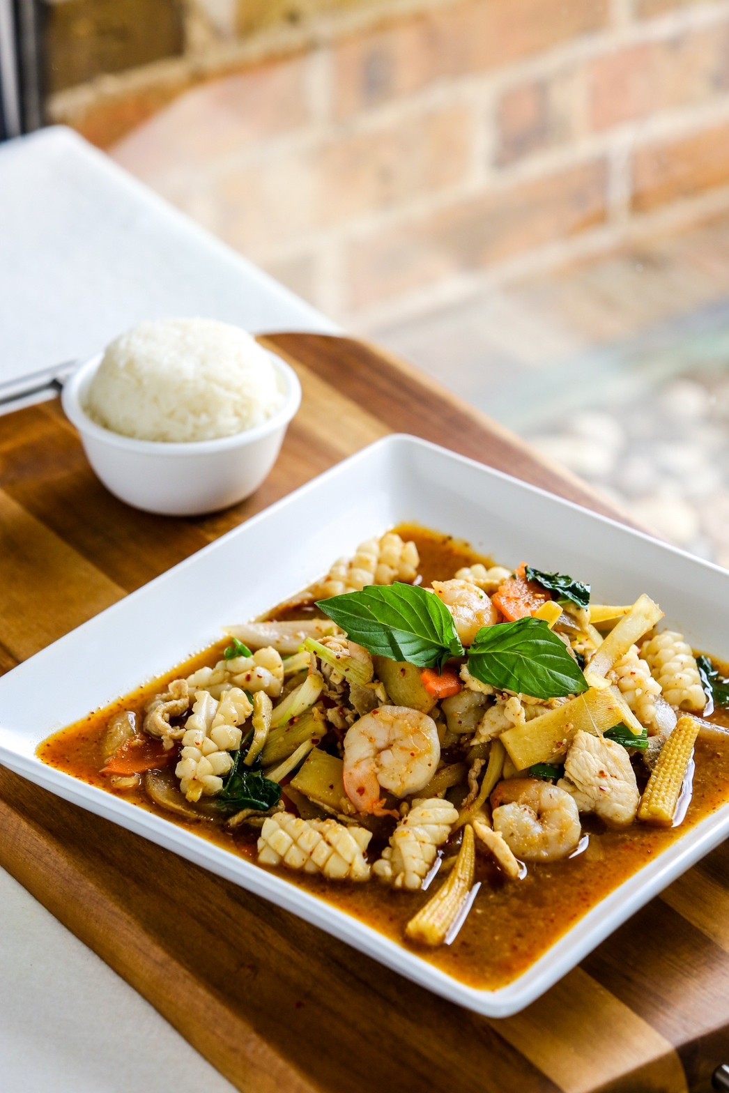 Home - MAD ELEPHANT THAI & FUSION